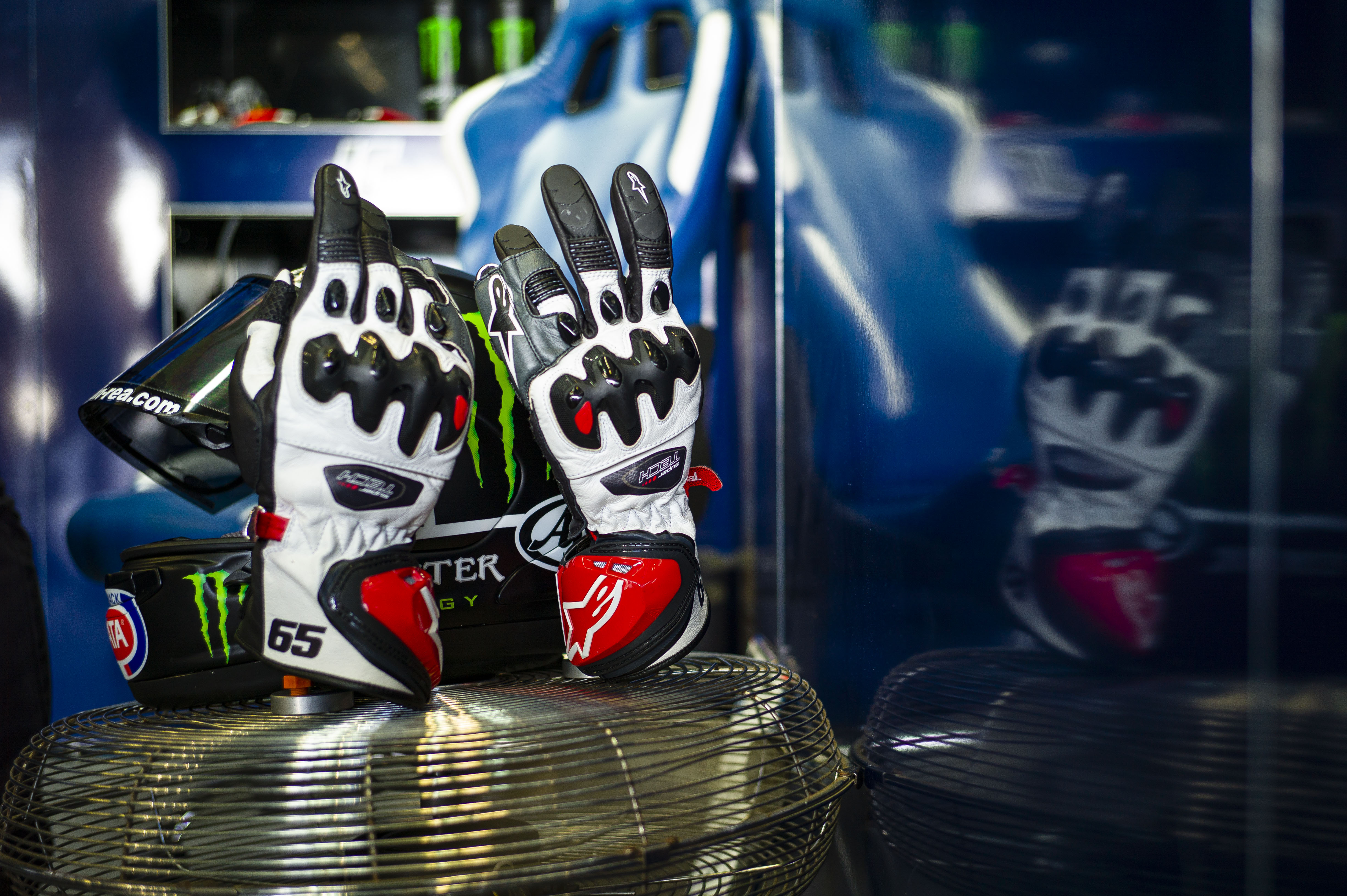 Jonathan Rea Enjoys First R1 Test with Pata Yamaha Prometeon WorldSBK ...