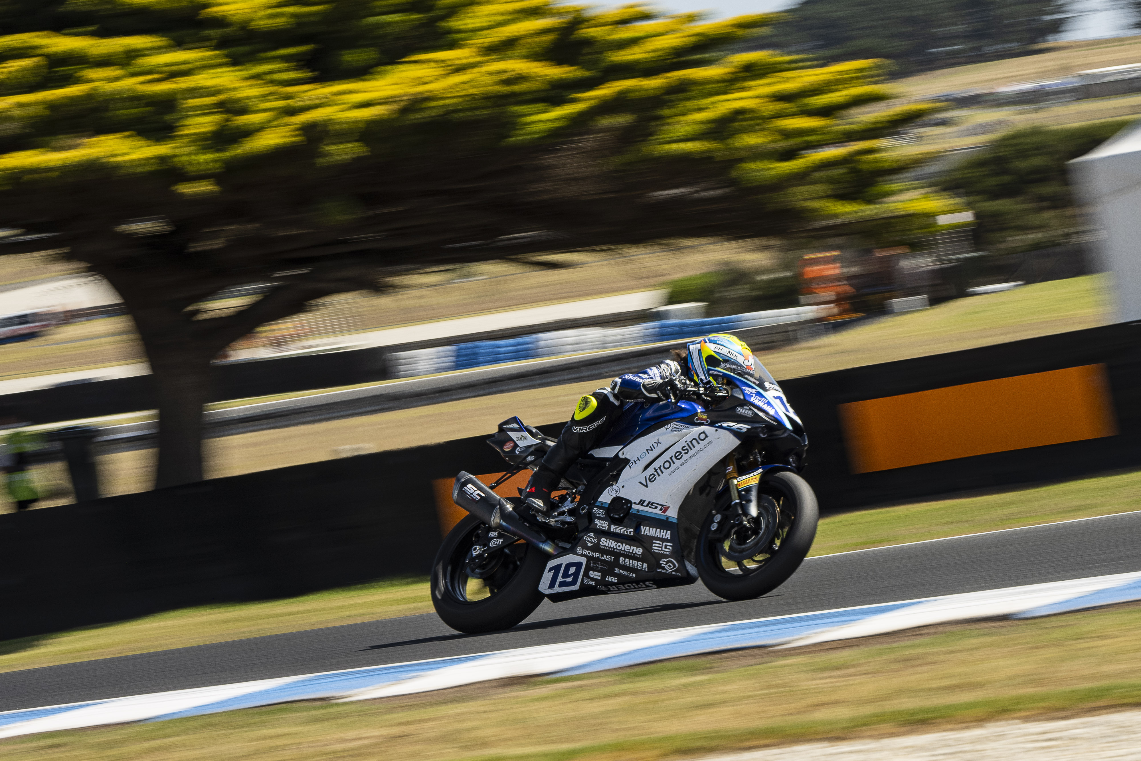 Manzi Secures Superb P2 on Friday at Phillip Island | Yamaha Racing
