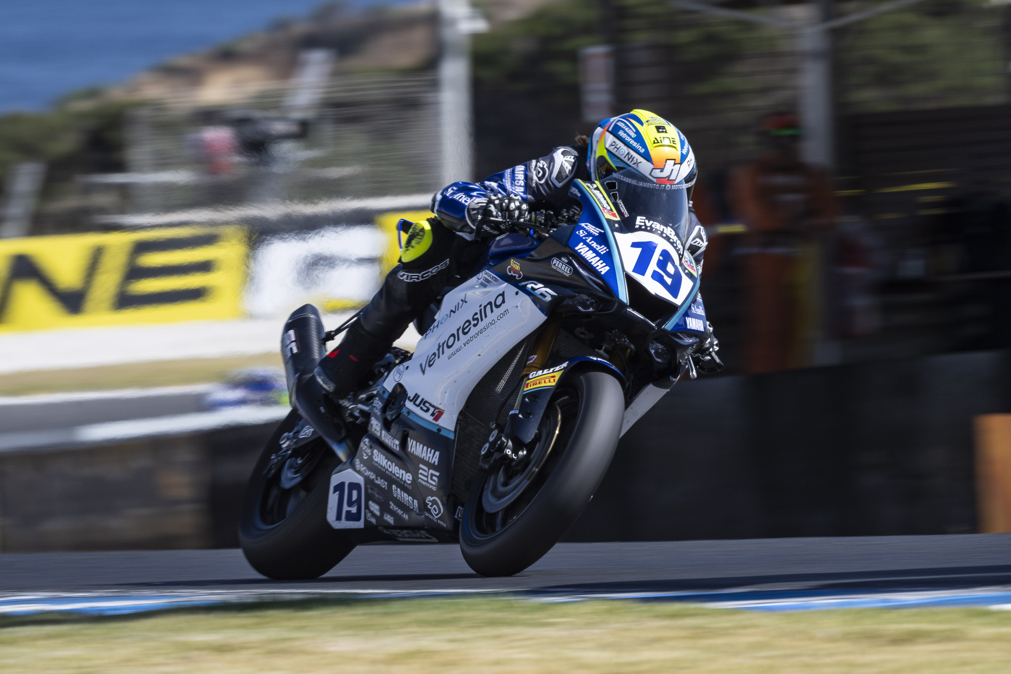 Manzi Secures Superb P2 on Friday at Phillip Island | Yamaha Racing