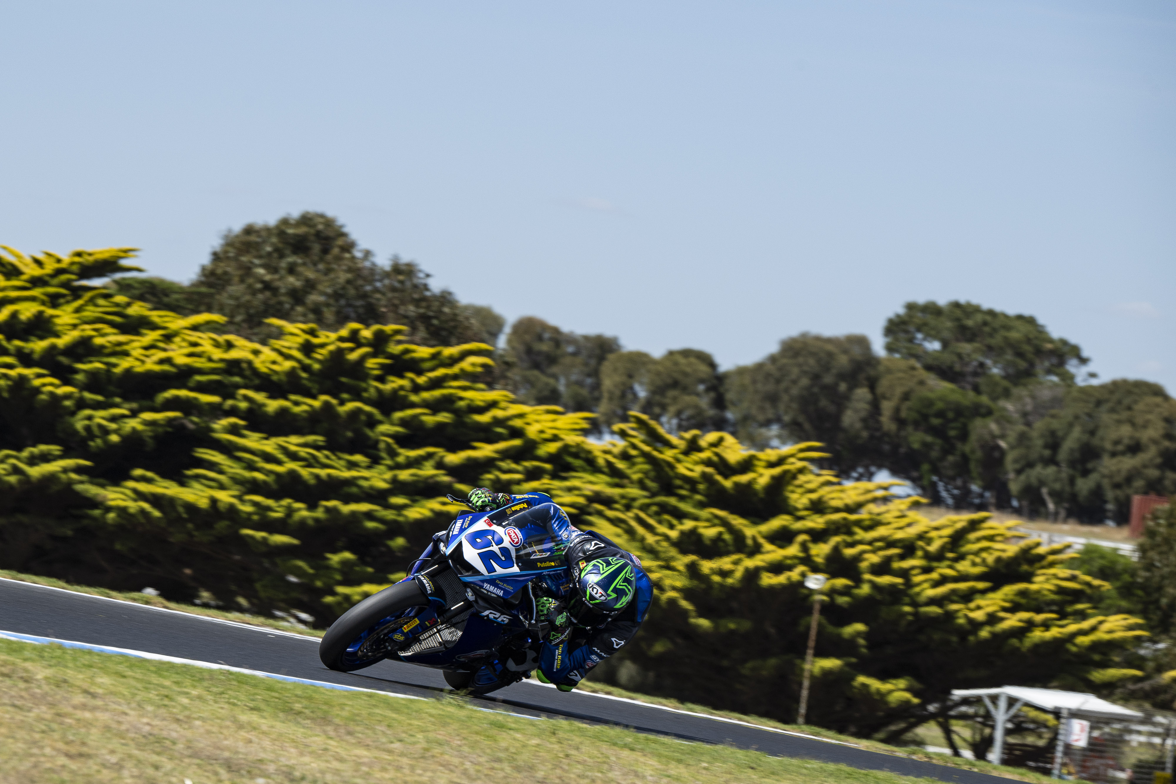 Manzi Secures Superb P2 on Friday at Phillip Island | Yamaha Racing