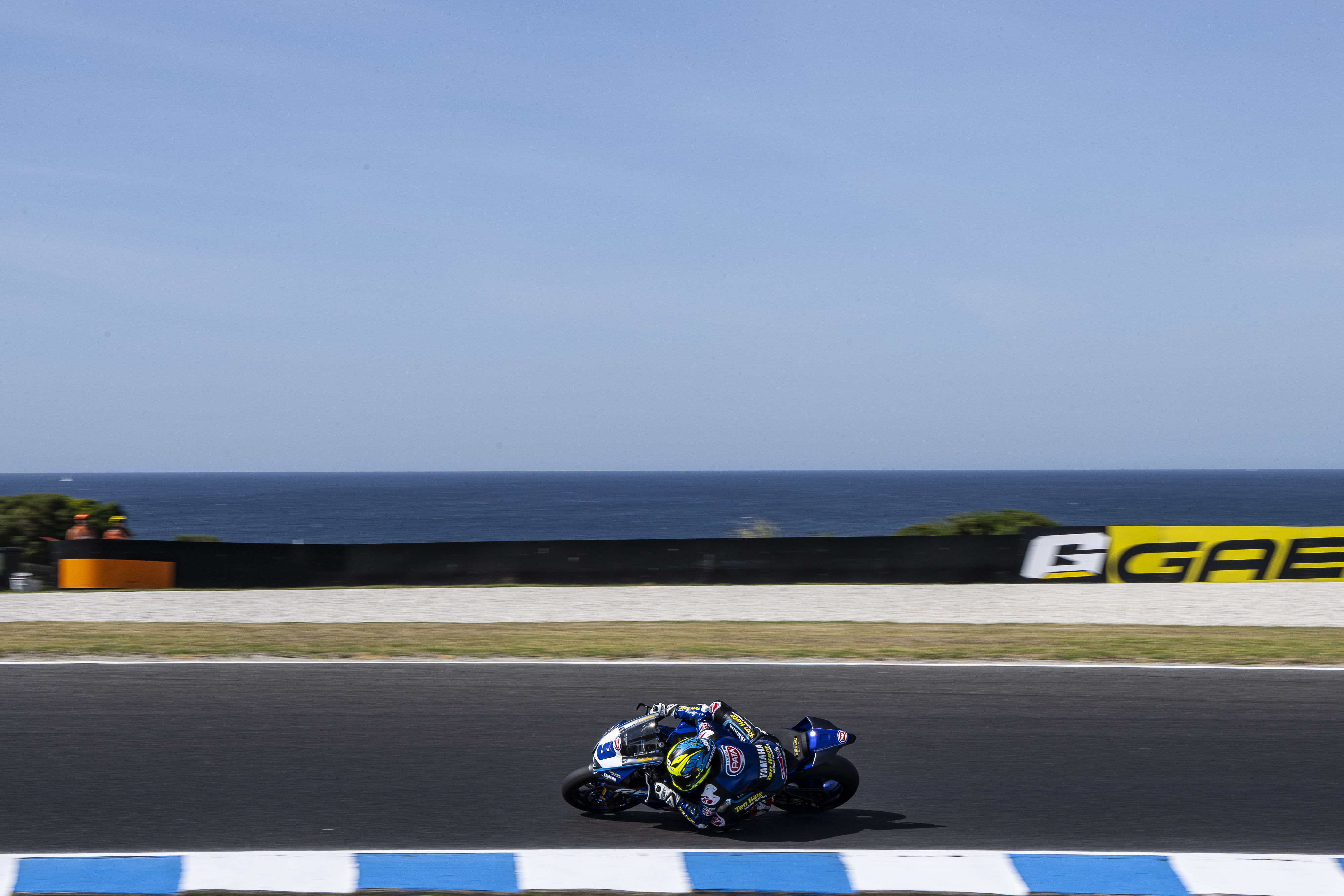 Manzi Secures Superb P2 on Friday at Phillip Island | Yamaha Racing