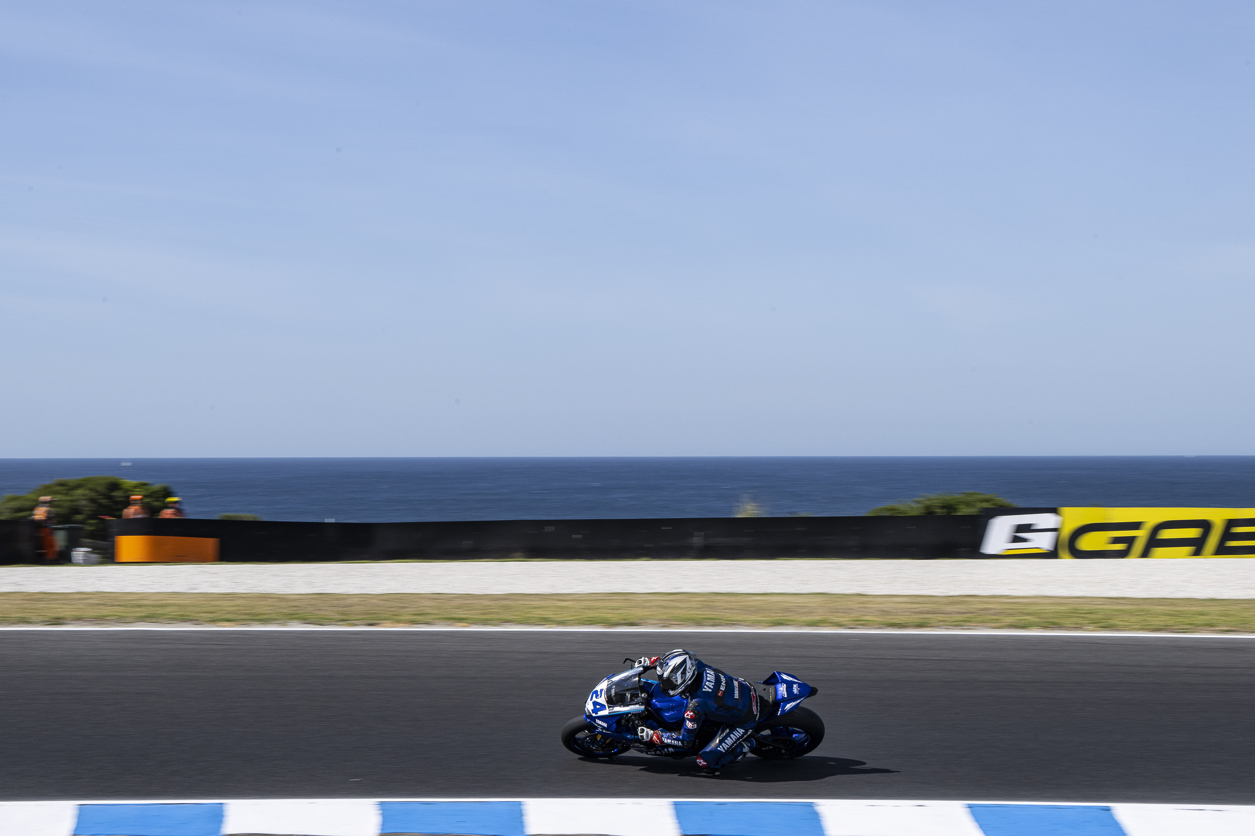 Manzi Secures Superb P2 on Friday at Phillip Island | Yamaha Racing
