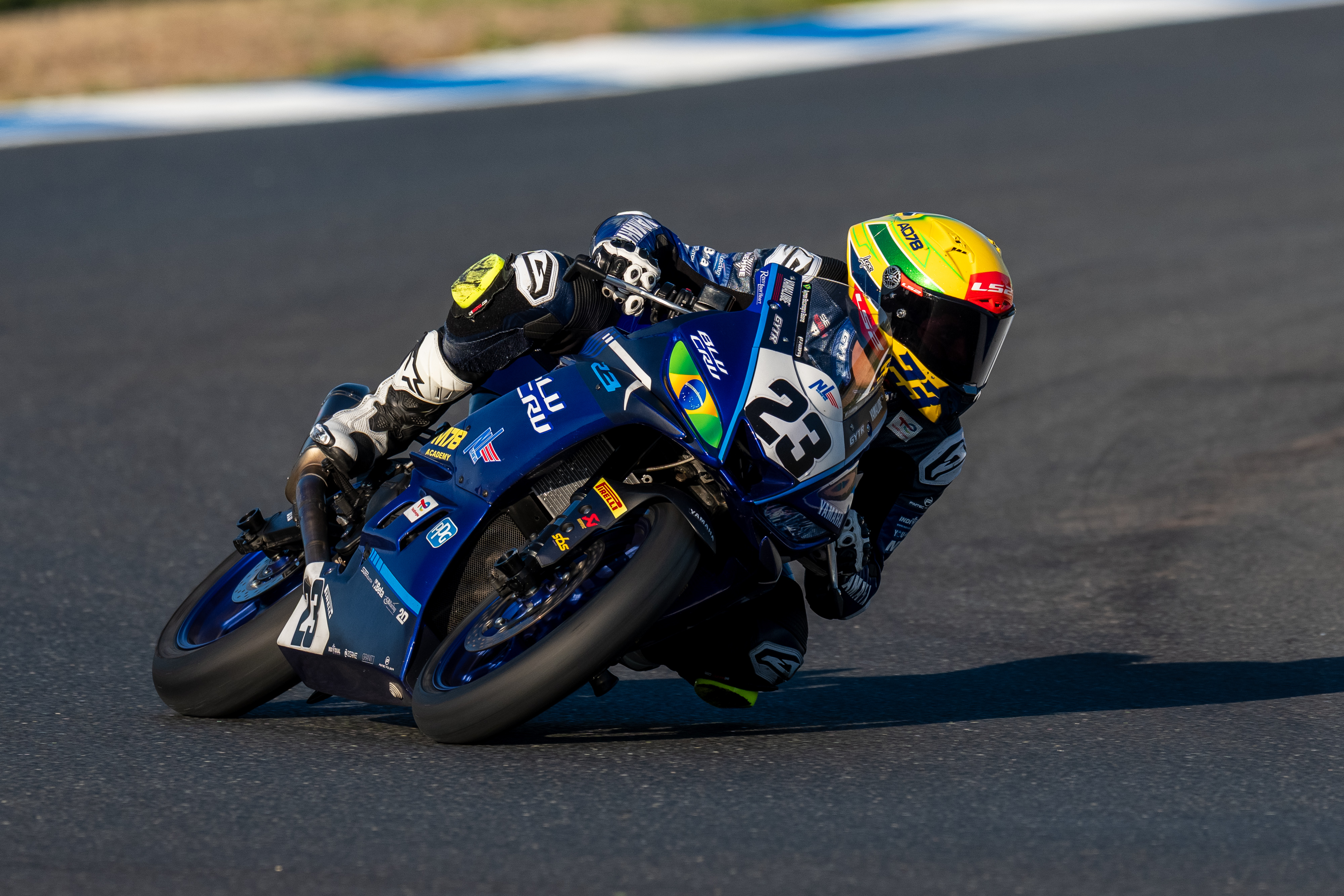 Pole Position for Di Persio in Final Round of 2025 FIM Yamaha R3 BLU ...